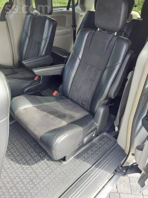 Grey Lancia Voyager 2012 in Riga, with an engine capacity of 2.80 L and mileage of 322 thousand km for 7200 €, photo 11 on AUTOMOTO.COM.LV