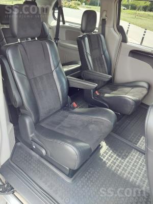 Grey Lancia Voyager 2012 in Riga, with an engine capacity of 2.80 L and mileage of 322 thousand km for 7200 €, photo 12 on AUTOMOTO.COM.LV