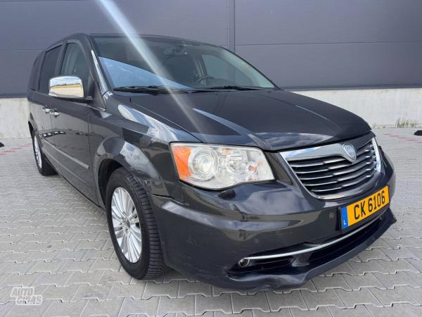 Grey Lancia Voyager 2012 in Siauliai, with an engine capacity of 2.80 L and mileage of 240 thousand km for 3500 €, photo 3 on AUTOMOTO.COM.LV