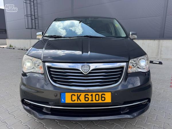 Grey Lancia Voyager 2012 in Siauliai, with an engine capacity of 2.80 L and mileage of 240 thousand km for 3500 €, photo 4 on AUTOMOTO.COM.LV