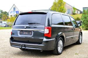 Pelēks Lancia Voyager 2012 Kretinga, ar dzinēja tilpumu 2.80 L un nobraukumu 238 tūkst. km par 6850 €, foto 7 vietnē AUTOMOTO.COM.LV
