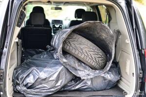 Pelēks Lancia Voyager 2012 Kretinga, ar dzinēja tilpumu 2.80 L un nobraukumu 238 tūkst. km par 6850 €, foto 9 vietnē AUTOMOTO.COM.LV