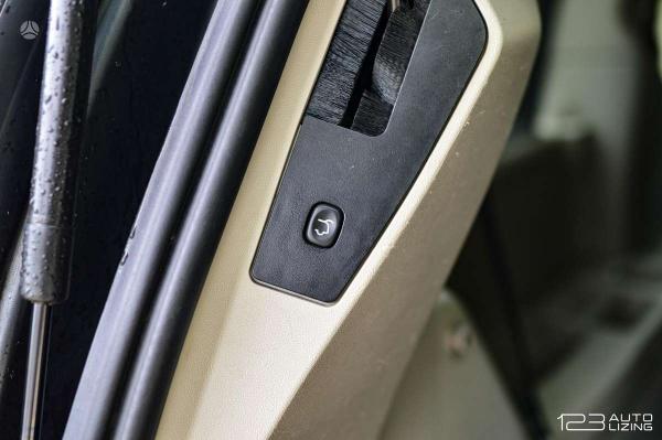 Lancia Voyager 2012 Kretinga vietnē Pelēks Lancia Voyager 2012 Kretinga, ar dzinēja tilpumu 2.80 L un nobraukumu 238 tūkst. km par 6850 €, foto 10 vietnē AUTOMOTO.COM.LV