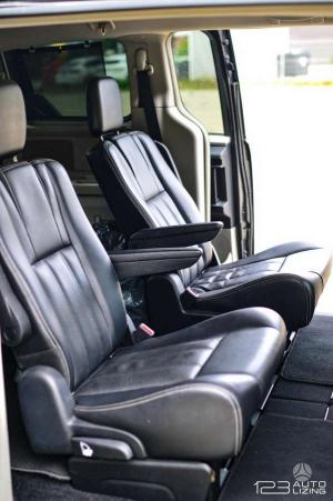 Pelēks Lancia Voyager 2012 Kretinga, ar dzinēja tilpumu 2.80 L un nobraukumu 238 tūkst. km par 6850 €, foto 11 vietnē AUTOMOTO.COM.LV