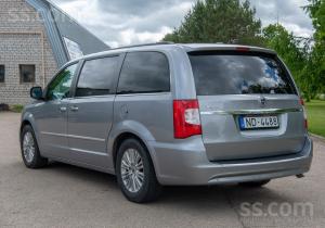 Серый Лянча Voyager 2013 в Цесис, объемом двигателя 2.80 л и пробегом 220 тыс. км за 10300 €, фото 5 на AUTOMOTO.COM.LV