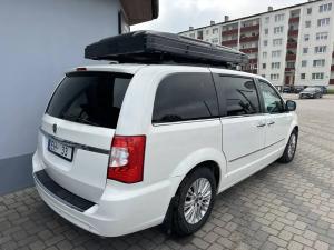 Grey Lancia Voyager 2013 in Talsi, with an engine capacity of 2.80 L and mileage of 270 thousand km for 11200 €, photo 3 on AUTOMOTO.COM.LV