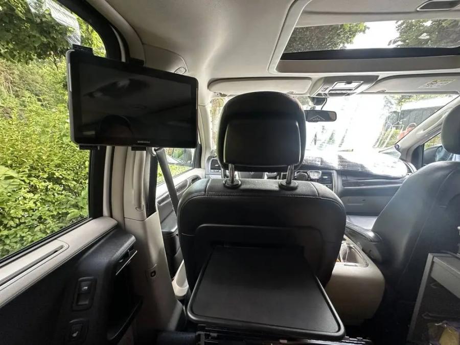 Grey Lancia Voyager 2013 in Talsi, with an engine capacity of 2.80 L and mileage of 270 thousand km for 11200 €, photo 15 on AUTOMOTO.COM.LV