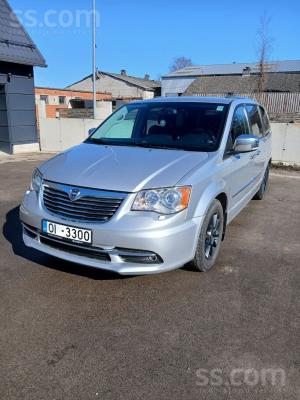 Pelēks Lancia Voyager 2013 Rīga, ar dzinēja tilpumu 2.80 L un nobraukumu 364 tūkst. km par 4600 €, foto  vietnē AUTOMOTO.COM.LV