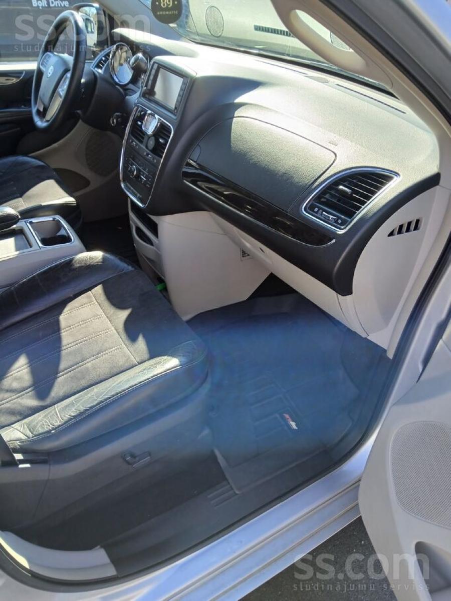 Pelēks Lancia Voyager 2013 Rīga, ar dzinēja tilpumu 2.80 L un nobraukumu 364 tūkst. km par 4600 €, foto 8 vietnē AUTOMOTO.COM.LV