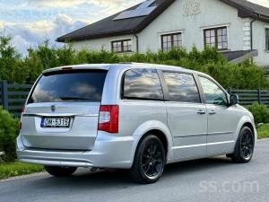 Серый Лянча Voyager 2013 в Рига, объемом двигателя 2.80 л и пробегом 355 тыс. км за 4950 €, фото 5 на AUTOMOTO.COM.LV