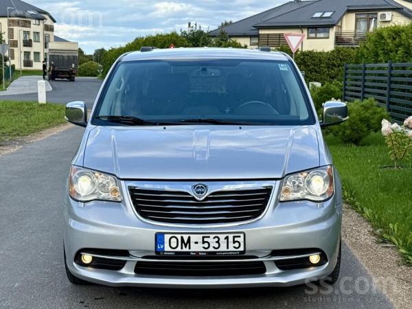 Pelēks Lancia Voyager 2013 Rīga, ar dzinēja tilpumu 2.80 L un nobraukumu 355 tūkst. km par 4950 €, foto 9 vietnē AUTOMOTO.COM.LV