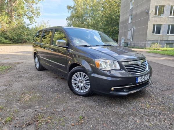 Lancia Voyager 2013 Rīga vietnē Pelēks Lancia Voyager 2013 Rīga, ar dzinēja tilpumu 2.80 L un nobraukumu 220 tūkst. km par 8250 €, foto 1 vietnē AUTOMOTO.COM.LV