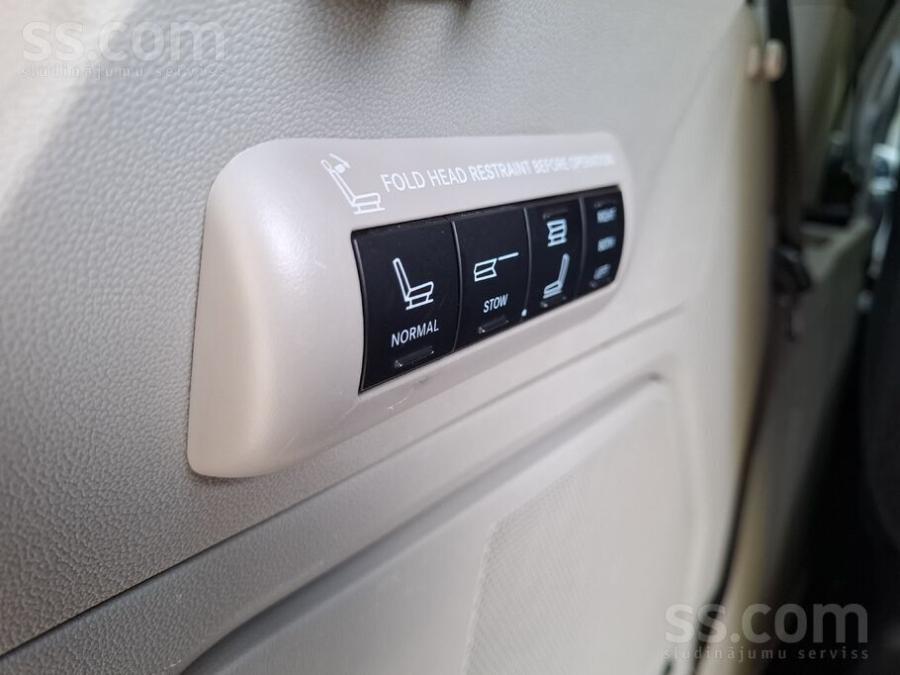 Серый Лянча Voyager 2013 в Рига, объемом двигателя 2.80 л и пробегом 220 тыс. км за 8250 €, фото 12 на AUTOMOTO.COM.LV