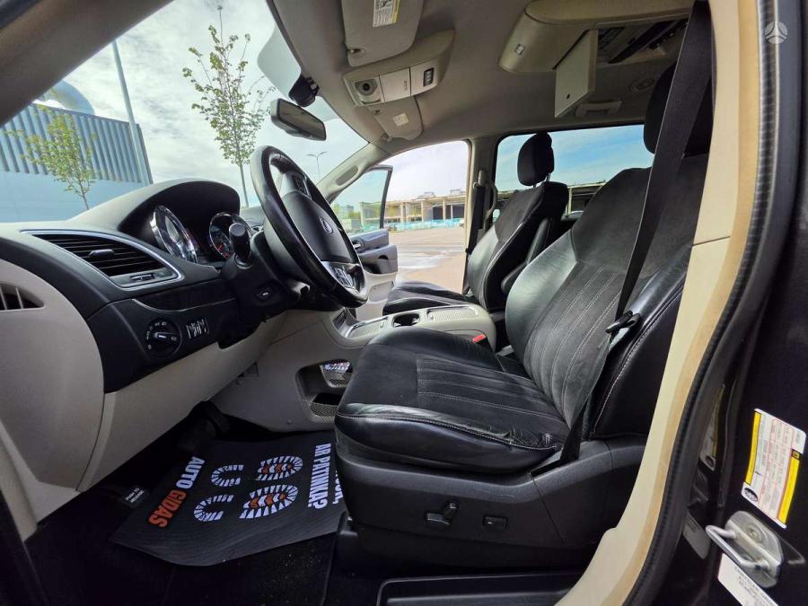 Pelēks Lancia Voyager 2013 Kauņa, ar dzinēja tilpumu 2.80 L un nobraukumu 241 tūkst. km par 5550 €, foto 9 vietnē AUTOMOTO.COM.LV