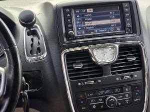 Pelēks Lancia Voyager 2013 Kauņa, ar dzinēja tilpumu 2.80 L un nobraukumu 241 tūkst. km par 5550 €, foto 10 vietnē AUTOMOTO.COM.LV
