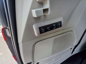 Pelēks Lancia Voyager 2013 Kauņa, ar dzinēja tilpumu 2.80 L un nobraukumu 241 tūkst. km par 5550 €, foto 16 vietnē AUTOMOTO.COM.LV