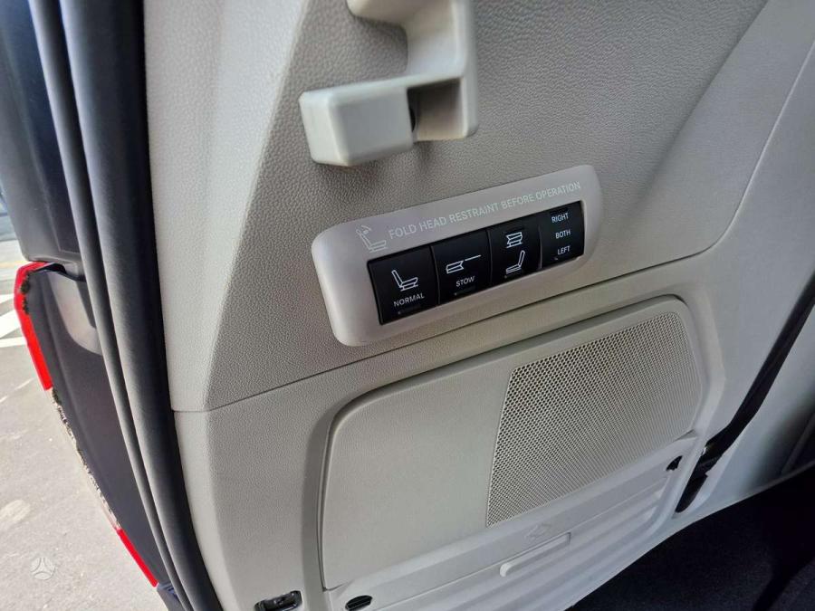 Pelēks Lancia Voyager 2013 Kauņa, ar dzinēja tilpumu 2.80 L un nobraukumu 241 tūkst. km par 5550 €, foto 16 vietnē AUTOMOTO.COM.LV