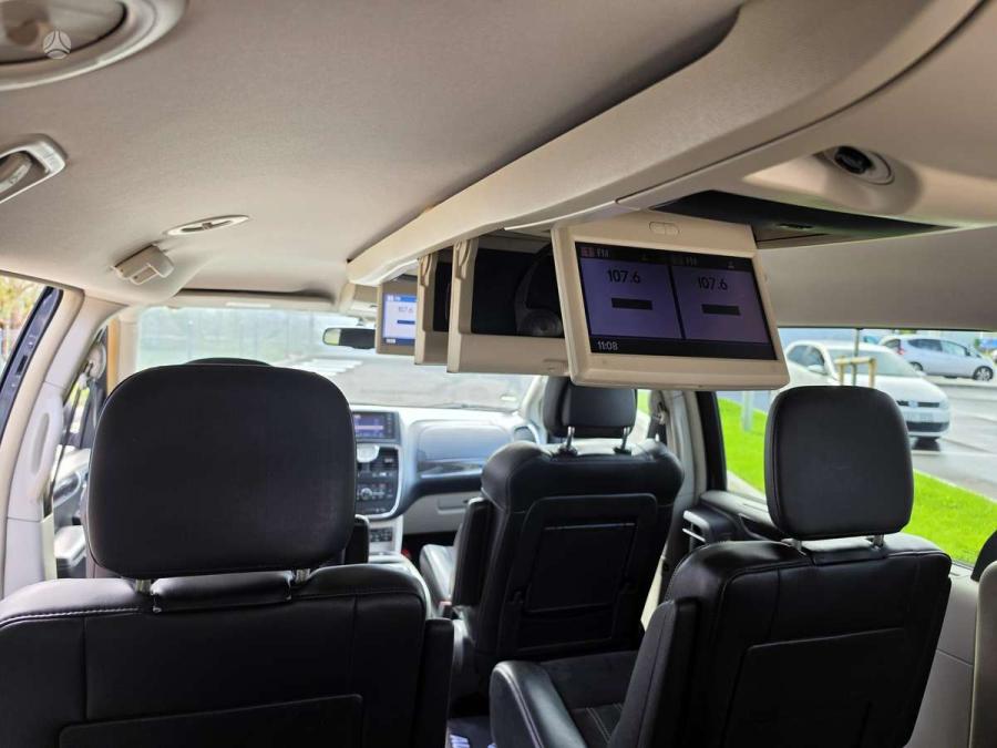 Pelēks Lancia Voyager 2013 Kauņa, ar dzinēja tilpumu 2.80 L un nobraukumu 241 tūkst. km par 5550 €, foto 21 vietnē AUTOMOTO.COM.LV