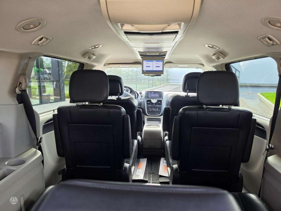 Pelēks Lancia Voyager 2013 Kauņa, ar dzinēja tilpumu 2.80 L un nobraukumu 241 tūkst. km par 5550 €, foto 24 vietnē AUTOMOTO.COM.LV