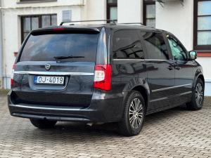Grey Lancia Voyager 2014 in Riga, with an engine capacity of 2.80 L and mileage of 239 thousand km for 9750 €, photo 8 on AUTOMOTO.COM.LV