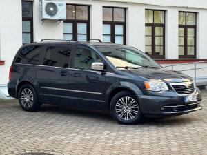 Grey Lancia Voyager 2014 in Panevezys, with an engine capacity of 2.80 L and mileage of 239 thousand km for 8950 €, photo 10 on AUTOMOTO.COM.LV