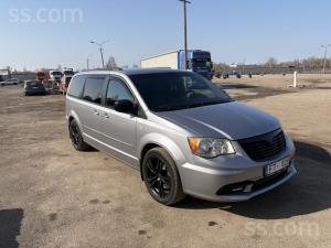 Pelēks Lancia Voyager 2014 Daugavpils, ar dzinēja tilpumu 2.80 L un nobraukumu 253 tūkst. km par 12000 €, foto 3 vietnē AUTOMOTO.COM.LV