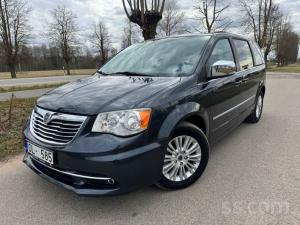 Pelēks Lancia Voyager 2014 Ogre, ar dzinēja tilpumu 2.80 L un nobraukumu 216 tūkst. km par 9280 €, foto  vietnē AUTOMOTO.COM.LV
