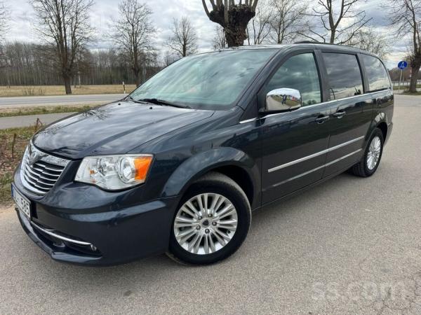 Pelēks Lancia Voyager 2014 Ogre, ar dzinēja tilpumu 2.80 L un nobraukumu 216 tūkst. km par 9280 €, foto 3 vietnē AUTOMOTO.COM.LV