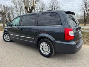 Pelēks Lancia Voyager 2014 Ogre, ar dzinēja tilpumu 2.80 L un nobraukumu 216 tūkst. km par 9280 €, foto 6 vietnē AUTOMOTO.COM.LV