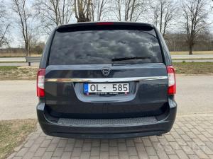 Pelēks Lancia Voyager 2014 Ogre, ar dzinēja tilpumu 2.80 L un nobraukumu 216 tūkst. km par 9280 €, foto 8 vietnē AUTOMOTO.COM.LV