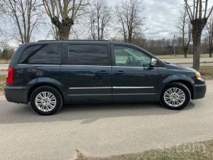 Pelēks Lancia Voyager 2014 Ogre, ar dzinēja tilpumu 2.80 L un nobraukumu 216 tūkst. km par 9280 €, foto 9 vietnē AUTOMOTO.COM.LV