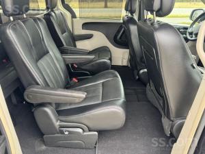Pelēks Lancia Voyager 2014 Ogre, ar dzinēja tilpumu 2.80 L un nobraukumu 216 tūkst. km par 9280 €, foto 29 vietnē AUTOMOTO.COM.LV