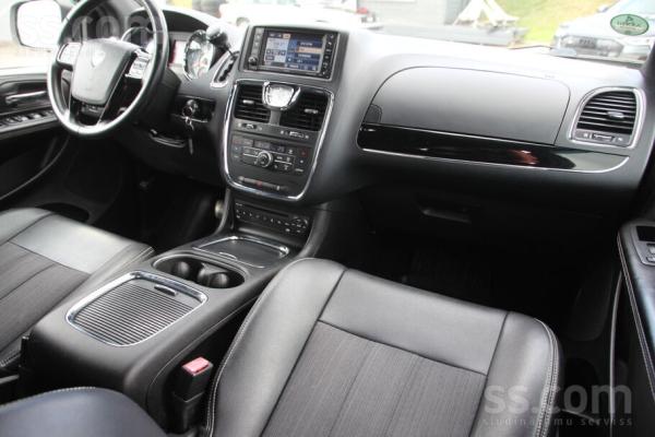 Серый Лянча Voyager 2014 в Тукумс, объемом двигателя 2.80 л и пробегом 230 тыс. км за 8000 €, фото 5 на AUTOMOTO.COM.LV