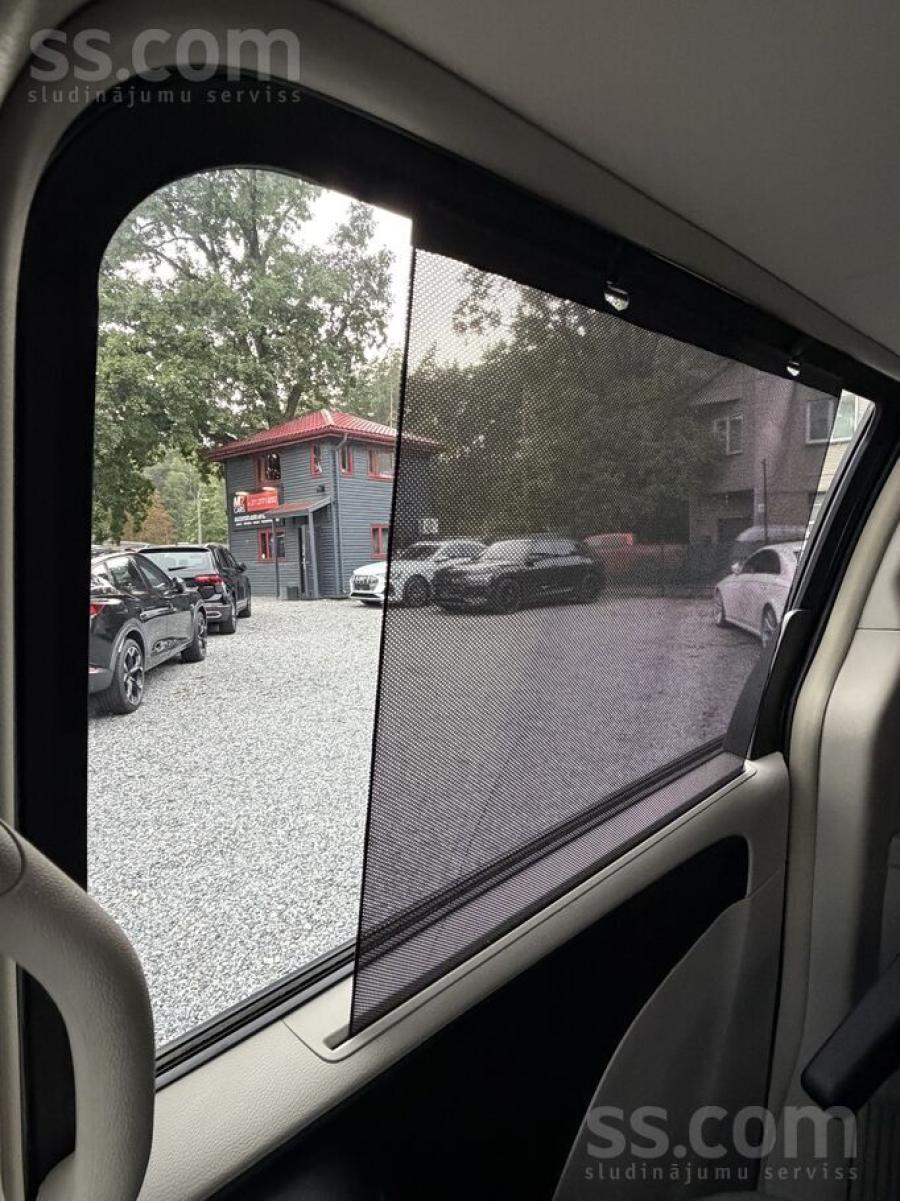 Grey Lancia Voyager 2014 in Riga, with an engine capacity of 2.80 L and mileage of 171 thousand km for 10790 €, photo 20 on AUTOMOTO.COM.LV