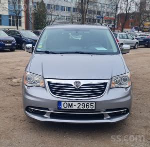 Pelēks Lancia Voyager 2015 Jelgava, ar dzinēja tilpumu 2.80 L un nobraukumu 0 tūkst. km par 10490 €, foto  vietnē AUTOMOTO.COM.LV