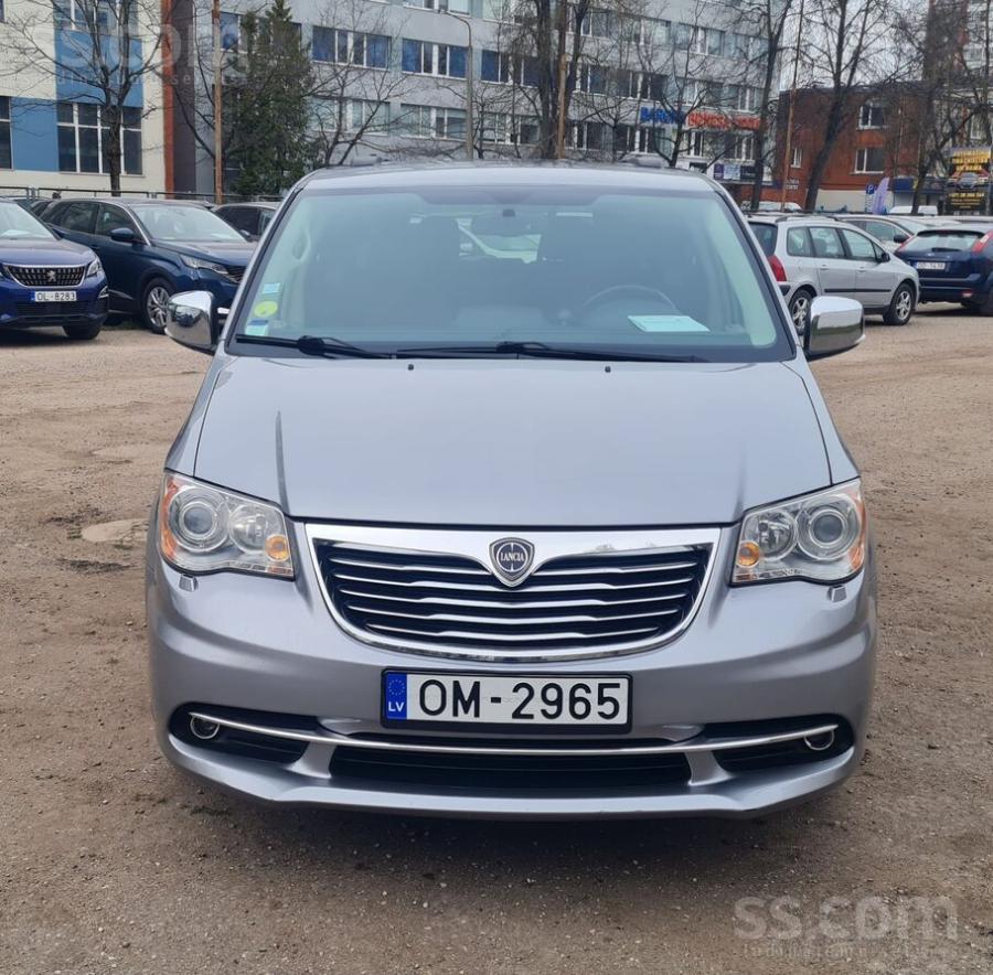 Grey Lancia Voyager 2015 in Jelgava, with an engine capacity of 2.80 L and mileage of 0 thousand km for 10490 €, photo 1 on AUTOMOTO.COM.LV