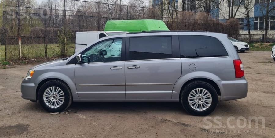Grey Lancia Voyager 2015 in Jelgava, with an engine capacity of 2.80 L and mileage of 0 thousand km for 10490 €, photo 7 on AUTOMOTO.COM.LV
