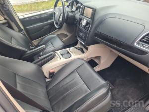 Grey Lancia Voyager 2015 in Jelgava, with an engine capacity of 2.80 L and mileage of 0 thousand km for 10490 €, photo 13 on AUTOMOTO.COM.LV