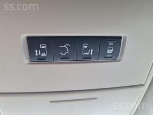 Grey Lancia Voyager 2015 in Jelgava, with an engine capacity of 2.80 L and mileage of 0 thousand km for 10490 €, photo 21 on AUTOMOTO.COM.LV