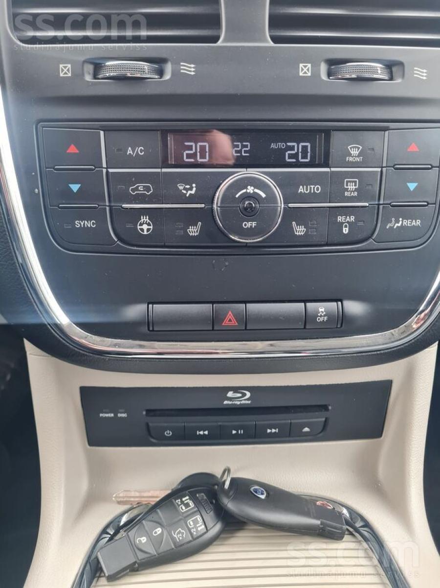 Grey Lancia Voyager 2015 in Jelgava, with an engine capacity of 2.80 L and mileage of 0 thousand km for 10490 €, photo 22 on AUTOMOTO.COM.LV