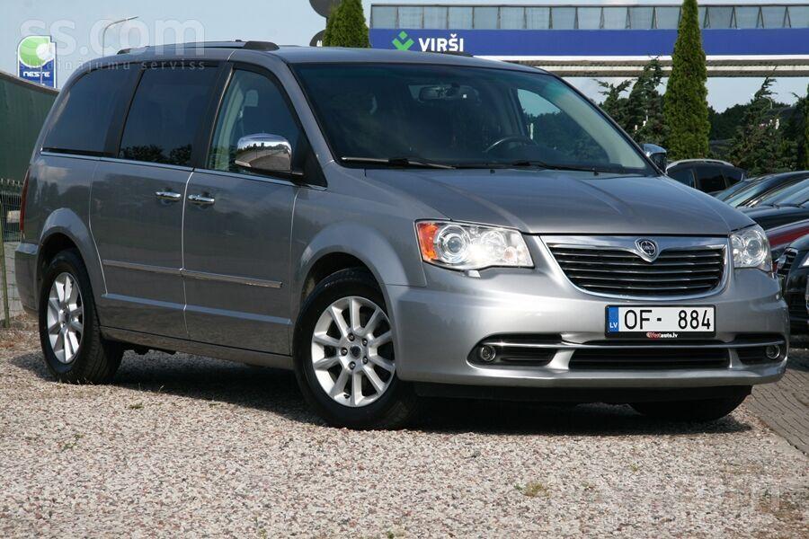 Pelēks Lancia Voyager 2015 Tukums, ar dzinēja tilpumu 2.80 L un nobraukumu 0 tūkst. km par 12700 €, foto 1 vietnē AUTOMOTO.COM.LV
