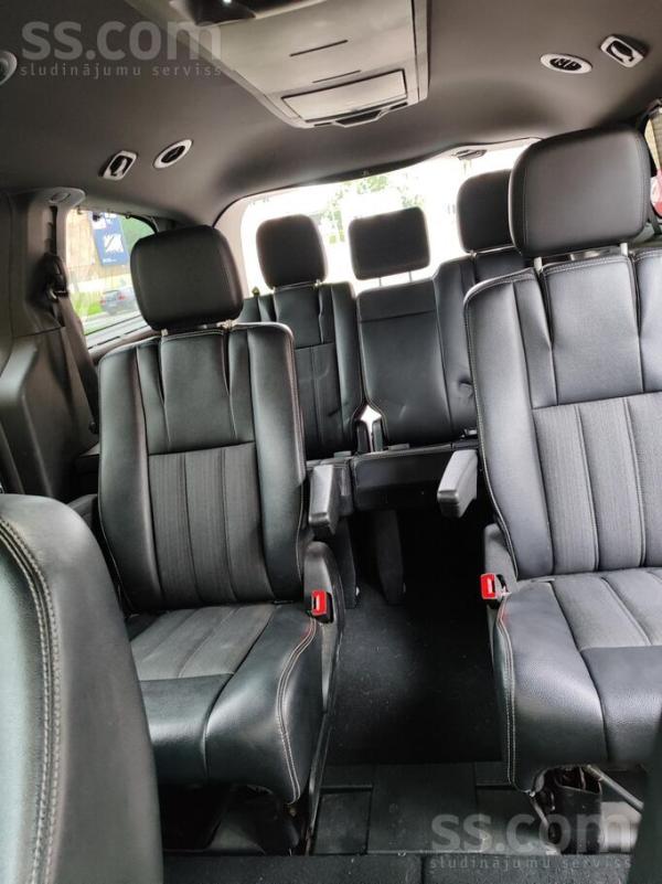 Grey Lancia Voyager 2015 in Riga, with an engine capacity of 2.80 L and mileage of 151 thousand km for 9980 €, photo 3 on AUTOMOTO.COM.LV