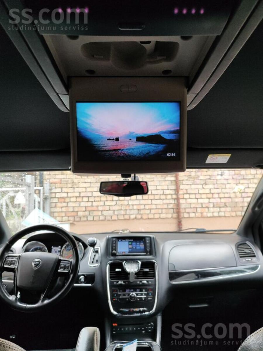 Pelēks Lancia Voyager 2015 Rīga, ar dzinēja tilpumu 2.80 L un nobraukumu 151 tūkst. km par 9980 €, foto 5 vietnē AUTOMOTO.COM.LV
