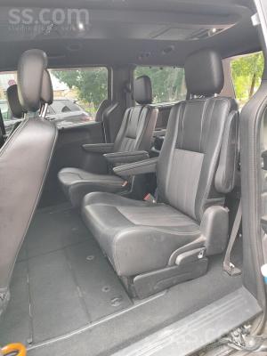 Pelēks Lancia Voyager 2015 Rīga, ar dzinēja tilpumu 2.80 L un nobraukumu 151 tūkst. km par 9980 €, foto 7 vietnē AUTOMOTO.COM.LV