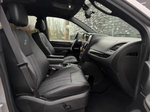 Pelēks Lancia Voyager 2015 Rīga, ar dzinēja tilpumu 2.80 L un nobraukumu 0 tūkst. km par 8500 €, foto 6 vietnē AUTOMOTO.COM.LV