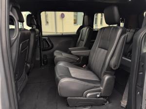 Pelēks Lancia Voyager 2015 Rīga, ar dzinēja tilpumu 2.80 L un nobraukumu 0 tūkst. km par 8500 €, foto 8 vietnē AUTOMOTO.COM.LV