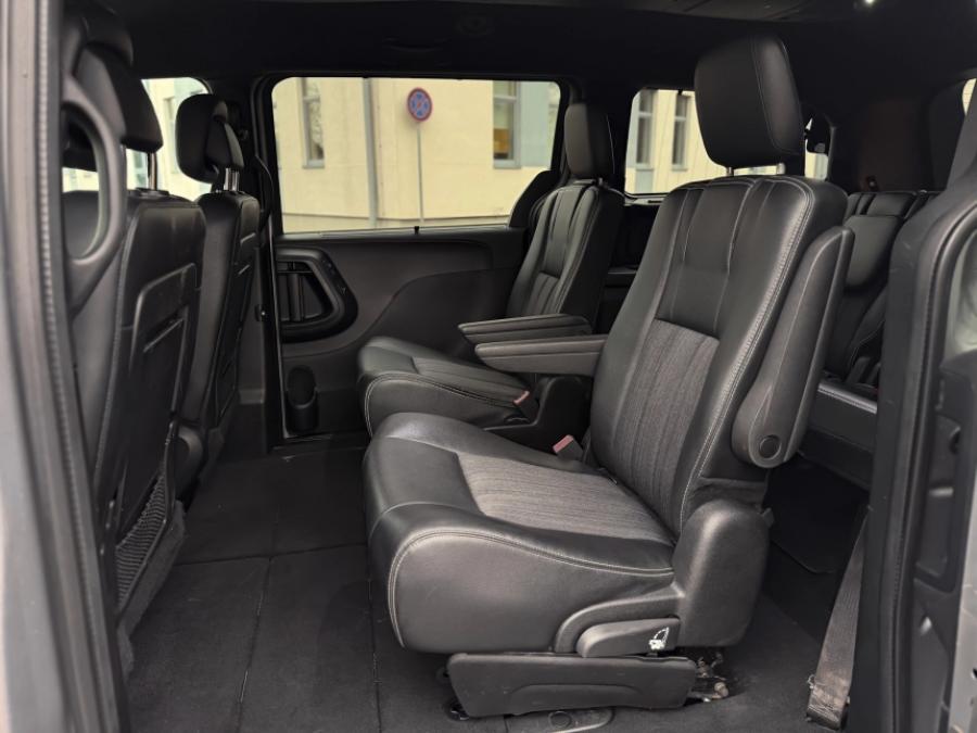 Pelēks Lancia Voyager 2015 Rīga, ar dzinēja tilpumu 2.80 L un nobraukumu 0 tūkst. km par 8500 €, foto 8 vietnē AUTOMOTO.COM.LV