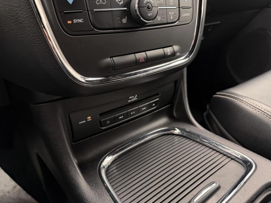 Pelēks Lancia Voyager 2015 Rīga, ar dzinēja tilpumu 2.80 L un nobraukumu 0 tūkst. km par 8500 €, foto 10 vietnē AUTOMOTO.COM.LV