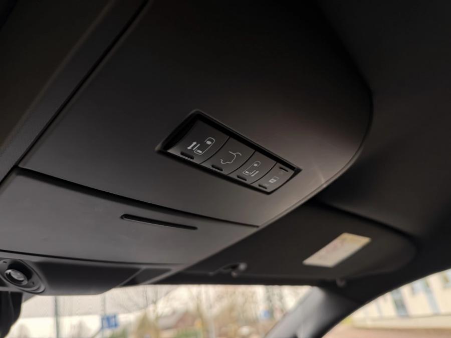 Pelēks Lancia Voyager 2015 Rīga, ar dzinēja tilpumu 2.80 L un nobraukumu 0 tūkst. km par 8500 €, foto 11 vietnē AUTOMOTO.COM.LV