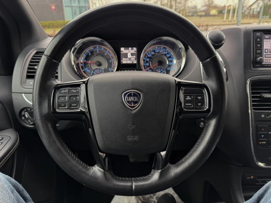Pelēks Lancia Voyager 2015 Rīga, ar dzinēja tilpumu 2.80 L un nobraukumu 0 tūkst. km par 8500 €, foto 12 vietnē AUTOMOTO.COM.LV